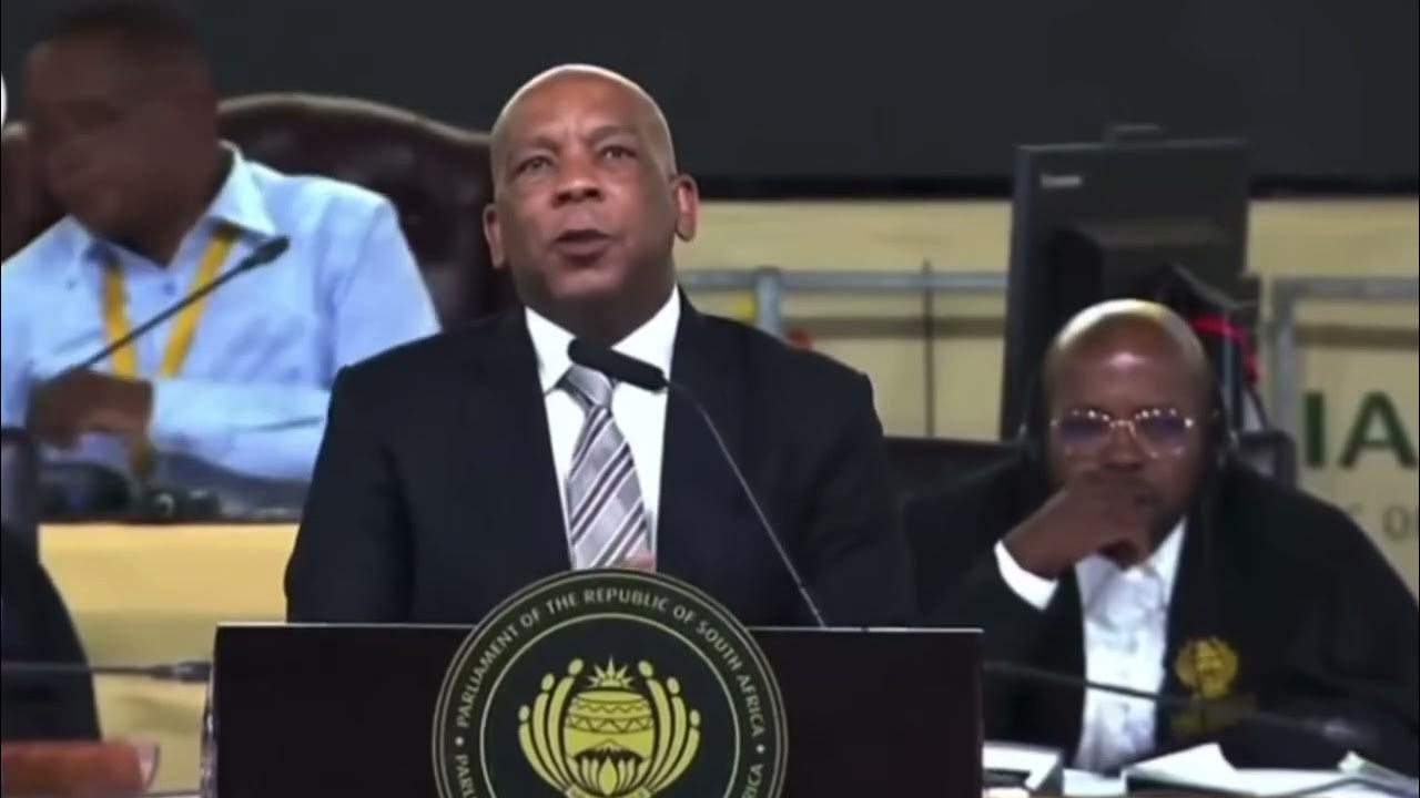 Minister Kgosientso “Sputla” Ramokgopa receives a standing ovation in Parliament | SONA Debate ...