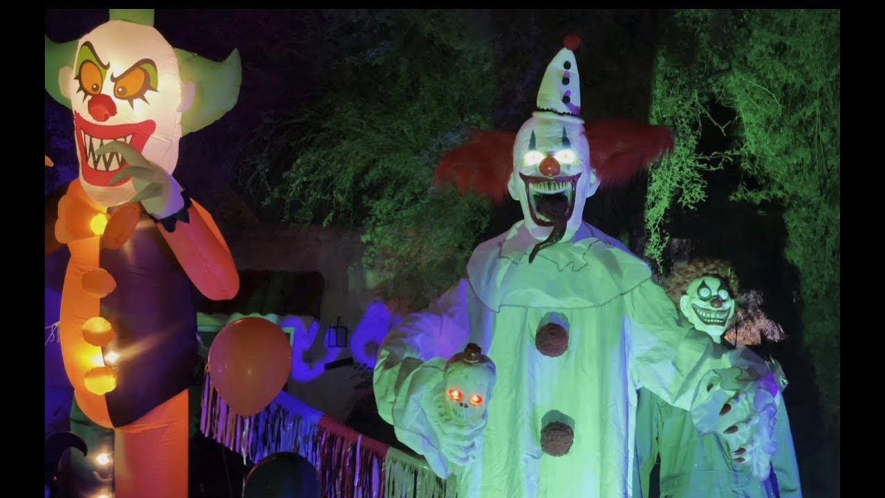 Halloween 2022 Yard Haunt Halloween Night "Crazy Clowns" - YouTube
