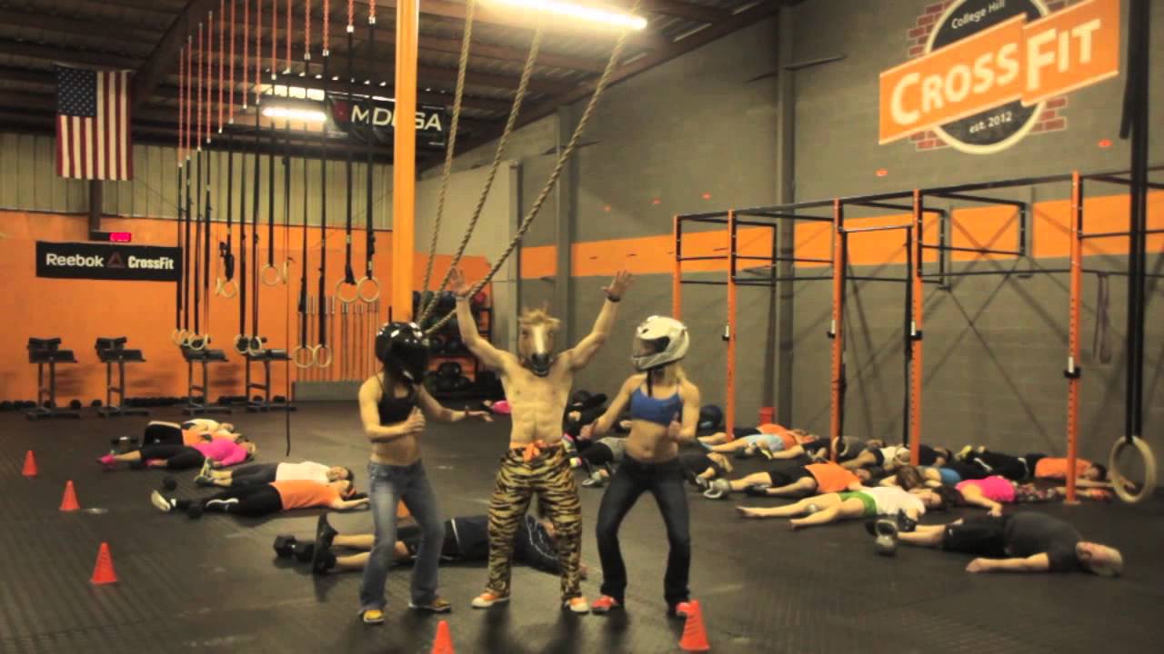 College Hill Crossfit Harlem Shake - YouTube