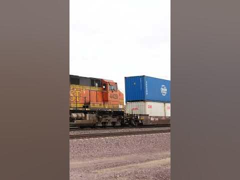 BNSF 7172 MONSTER STACK TRAIN MP 740 NEEDLES SUB 12-2-2022 - YouTube