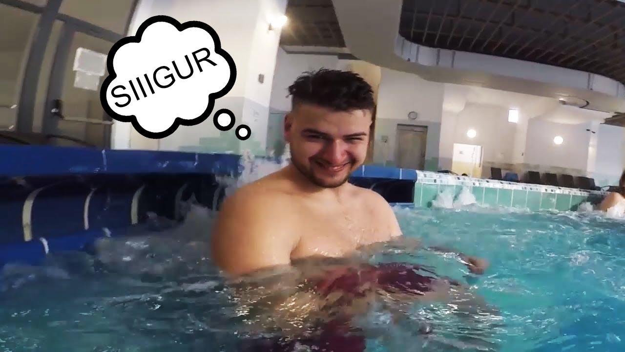 LECTURATU, SALBATICU, SI BERCEA LA PISCINA! - what do werewolves do24