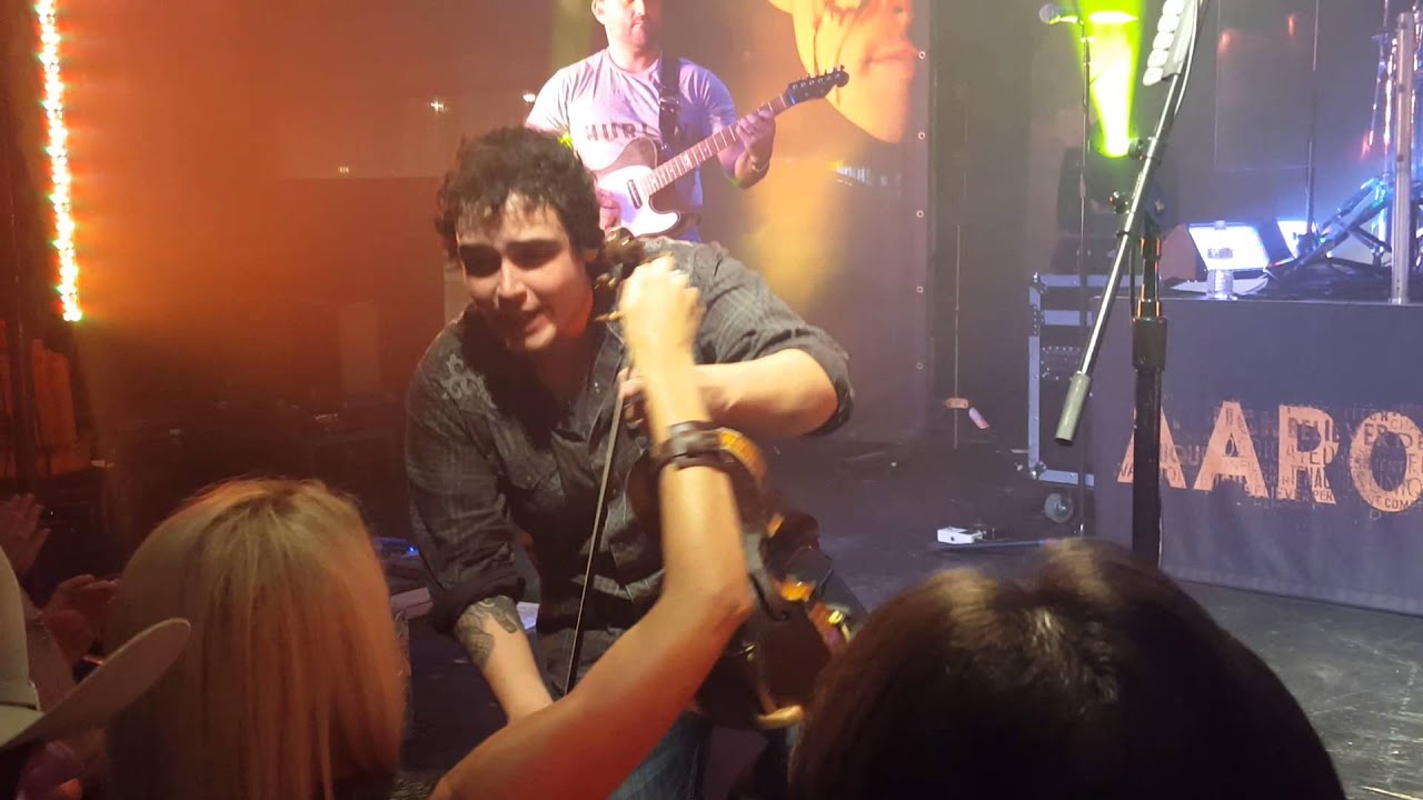 Aaron Watson - fiddle solo - Damian Green - YouTube