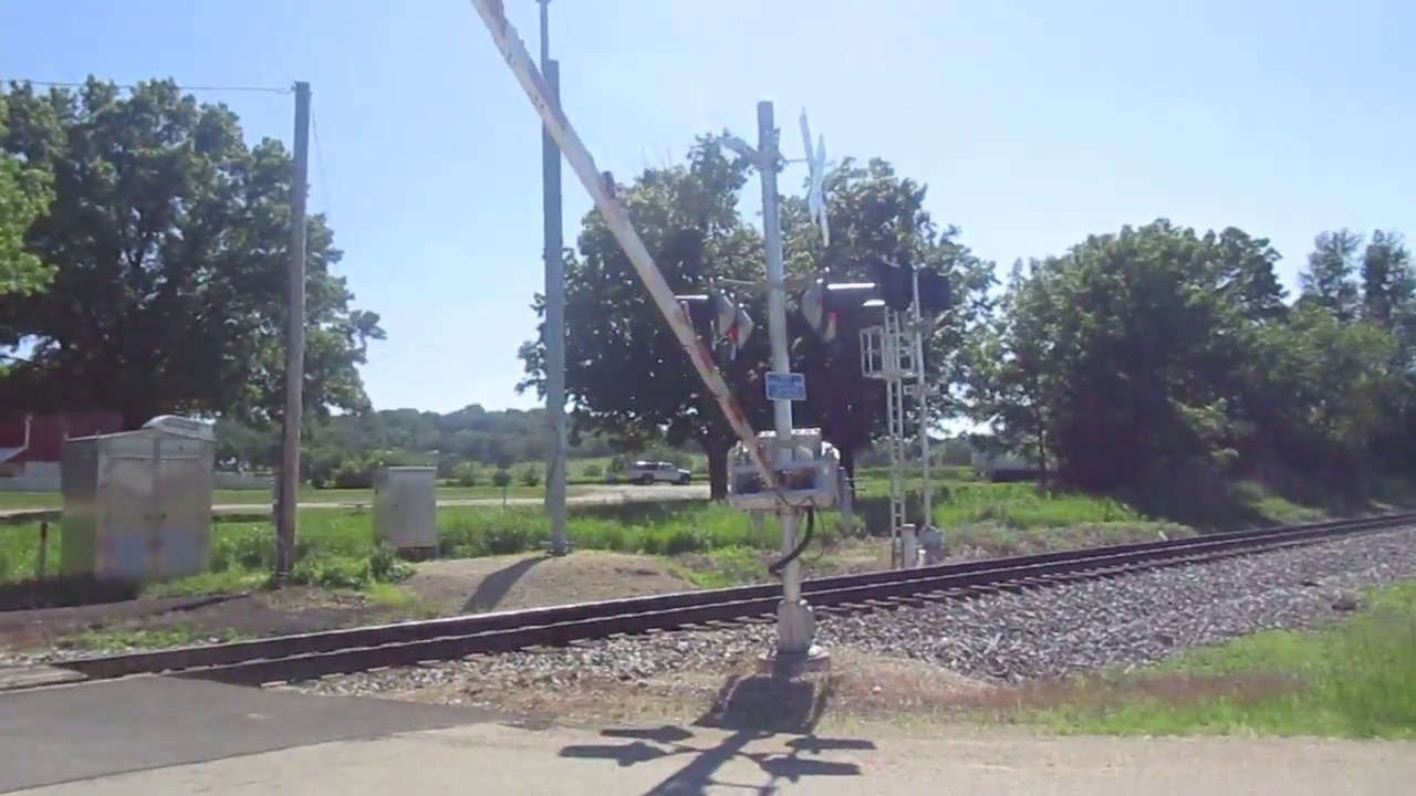 CN 2400 leads CREX power on WB empty ethanol (CN U703) - YouTube