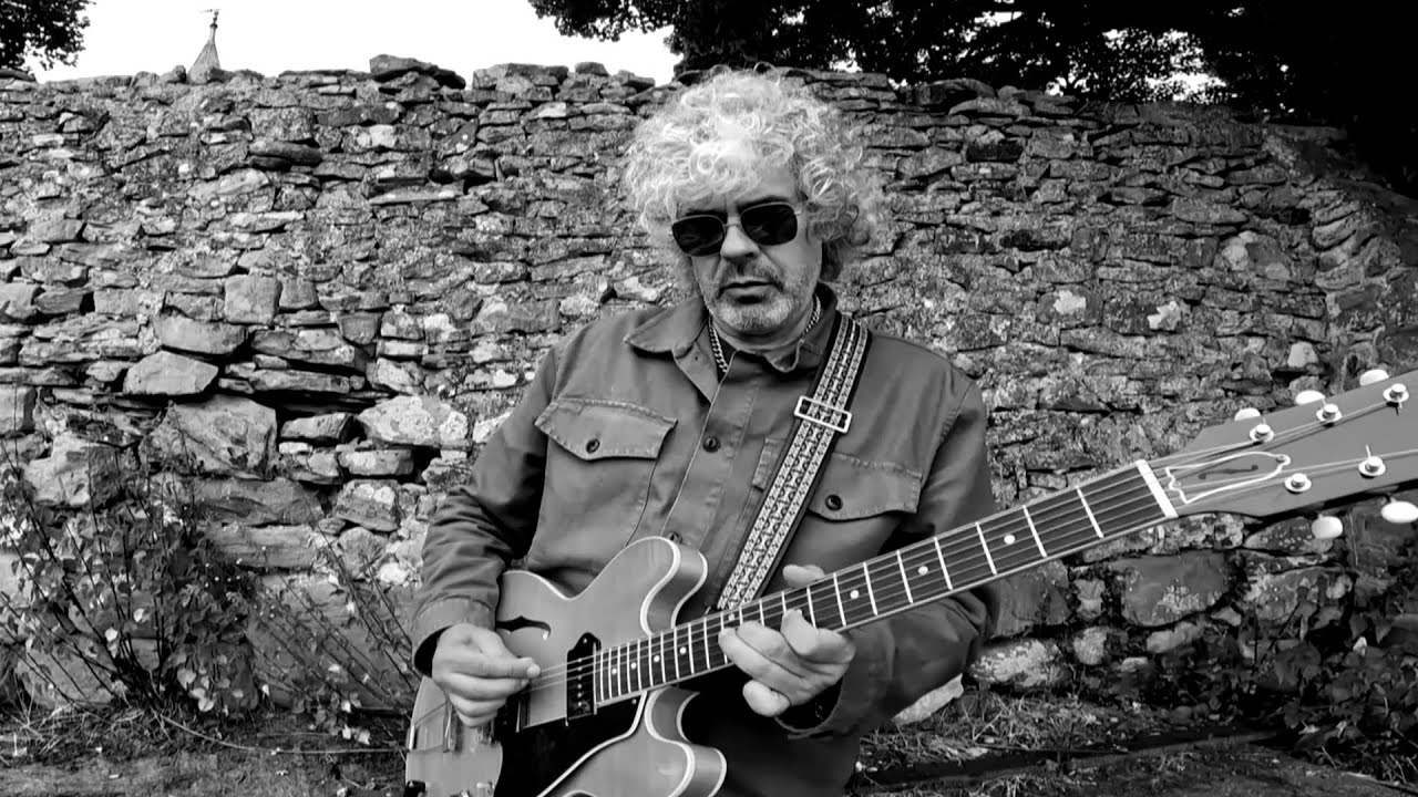 Matt Deighton - 'A Song That's On My Mind' - YouTube