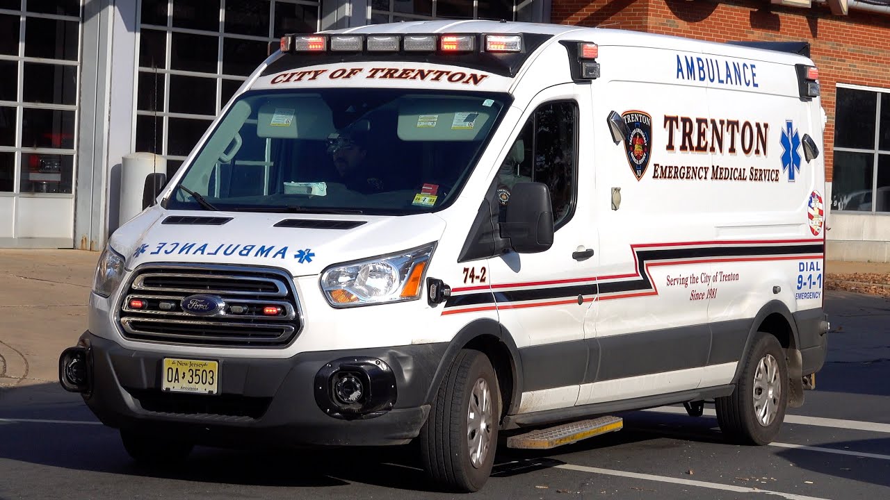 Trenton EMS Ambulance 74-2 Responding - YouTube