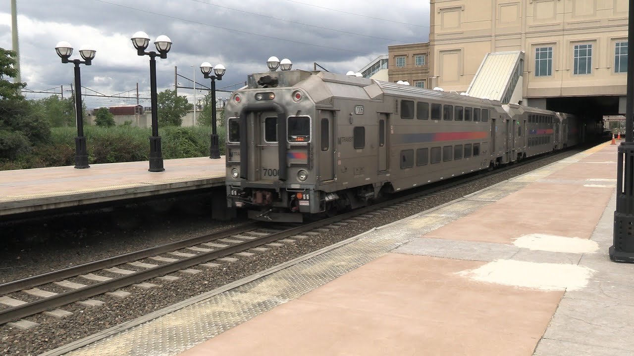 7/19 NJT commuter train 1723 with cabcar 7006and PL42AC/DE 4002 at ...