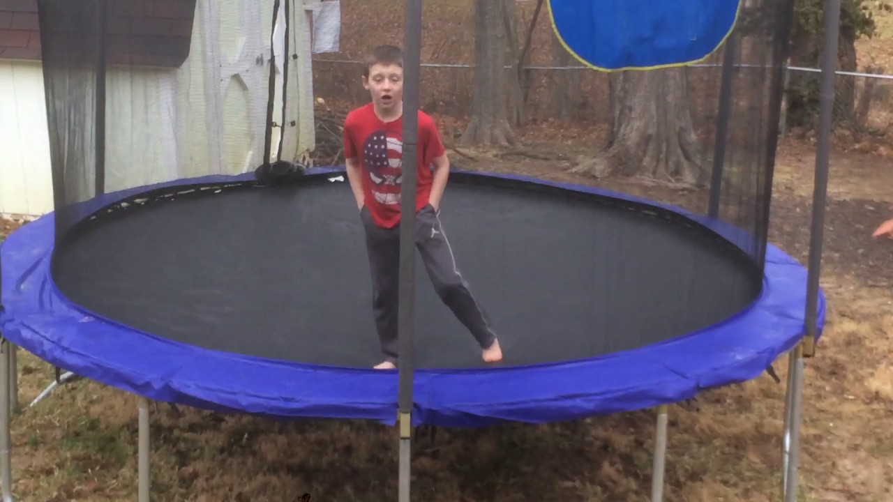 The super trampoline one leg challenge. - YouTube