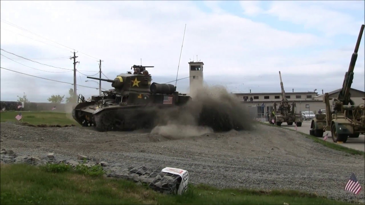 M3 Stuart Light Tank and M18 Hellcat Tank Destroyer Demo with Main ...