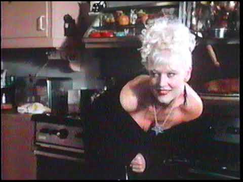 Witchcraft 2 The Temptress : don't try the hamloaf - VHS snip