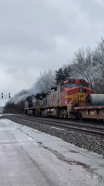 BNSF Warbonnet Trails on NS 375 at Faulkner Wye! #norfolksouthern #warbonnet #bnsf #train # ...