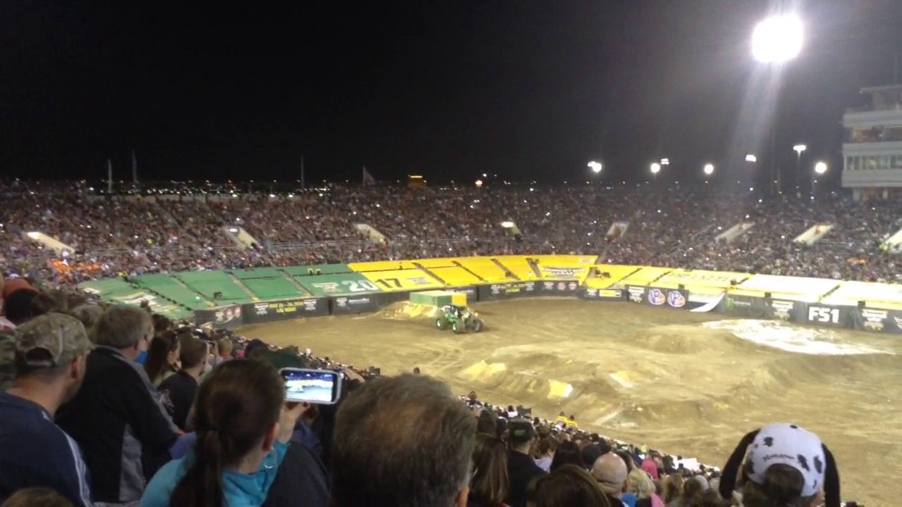 Monster Jam World Finals 18 Grave Digger (Adam Anderson) Freestyle ...
