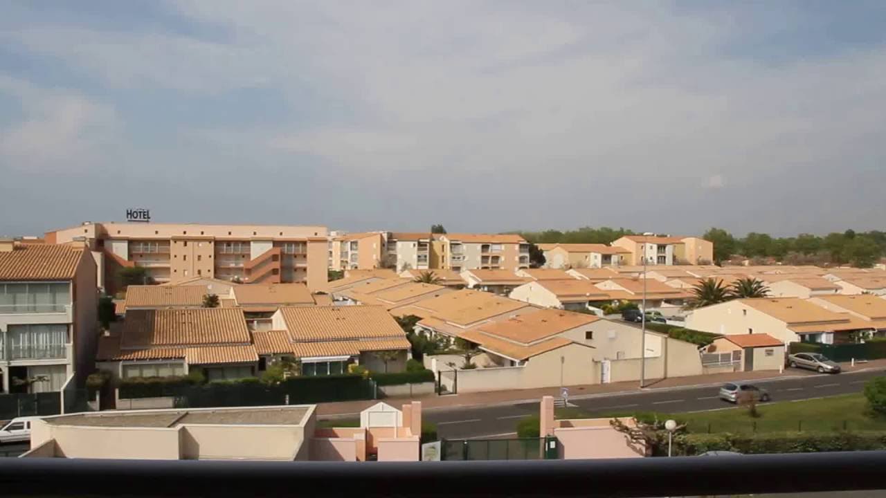 Locations au Cap d'Agde plage richelieu pour 6 personnes - YouTube