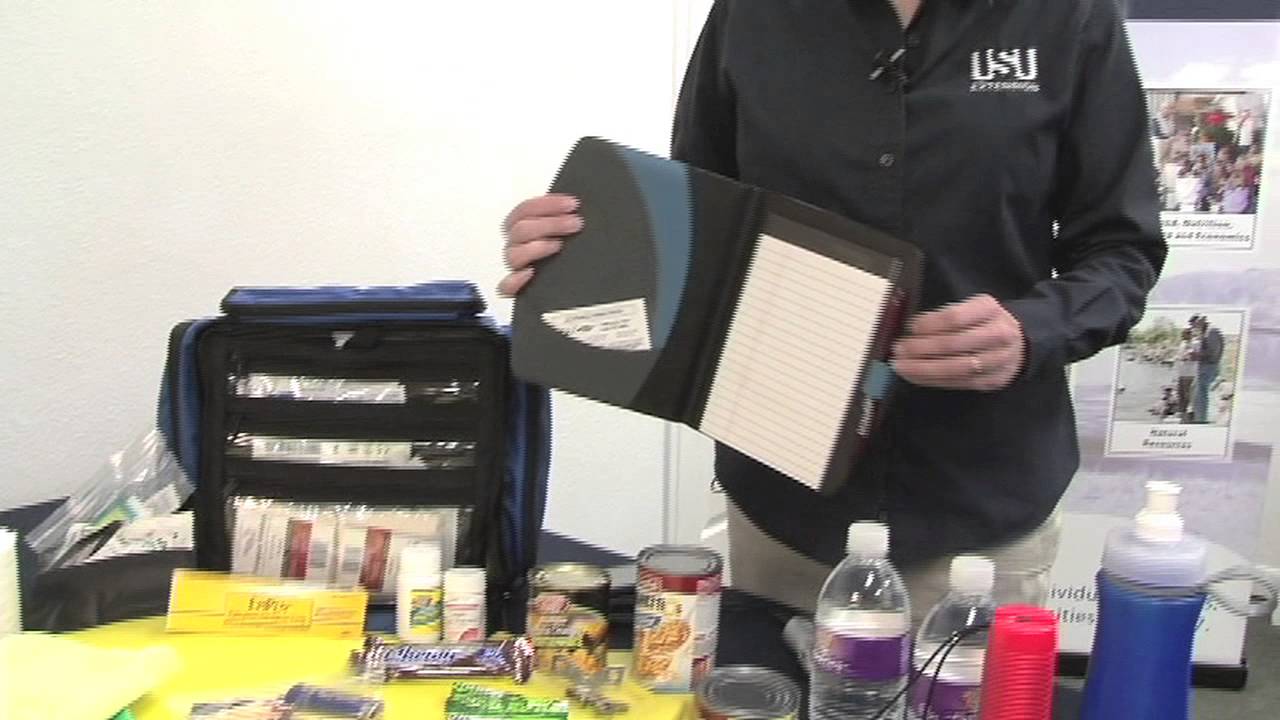 How to Prepare an Emergency Kit for The Car - YouTube