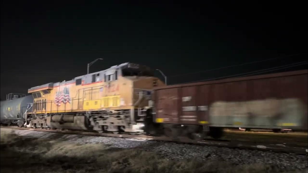 UP 3074 NB Leads Manifest DPU Mid/DPU Magnolia,Tx - YouTube