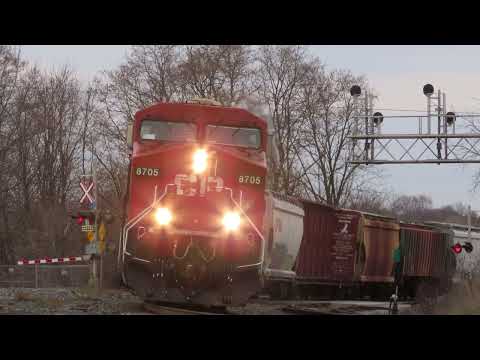 CP 134: CP 8705 and KCS 4147 at Streetsville 4/18/2025! - YouTube