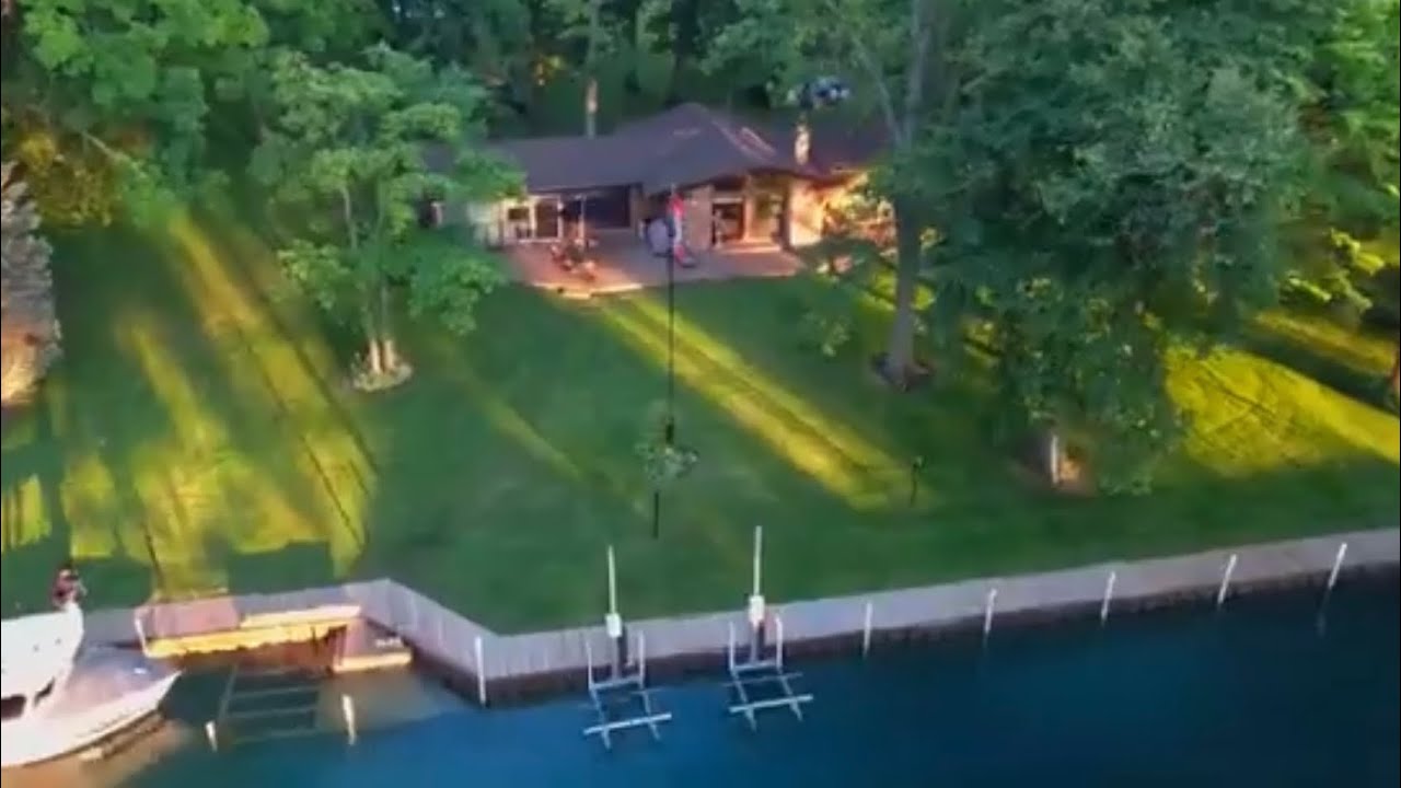 4 Bedroom Cottage on Fawn Island $524,900 - YouTube