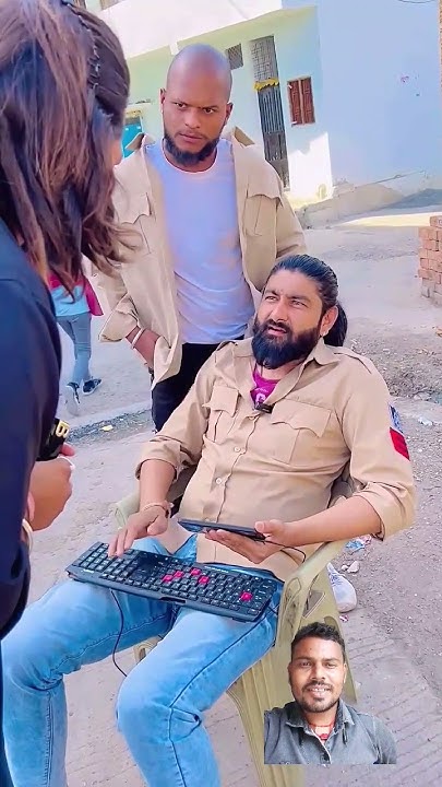 police wale ko 500 ka chuna lga gaya 😁😁 #shorts #youtubeshorts #comedy #funny #trending #manak ...