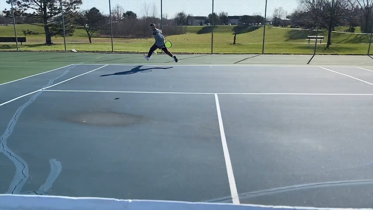 How to hit a BETWEEN THE LEGS shot in TENNIS - YouTube