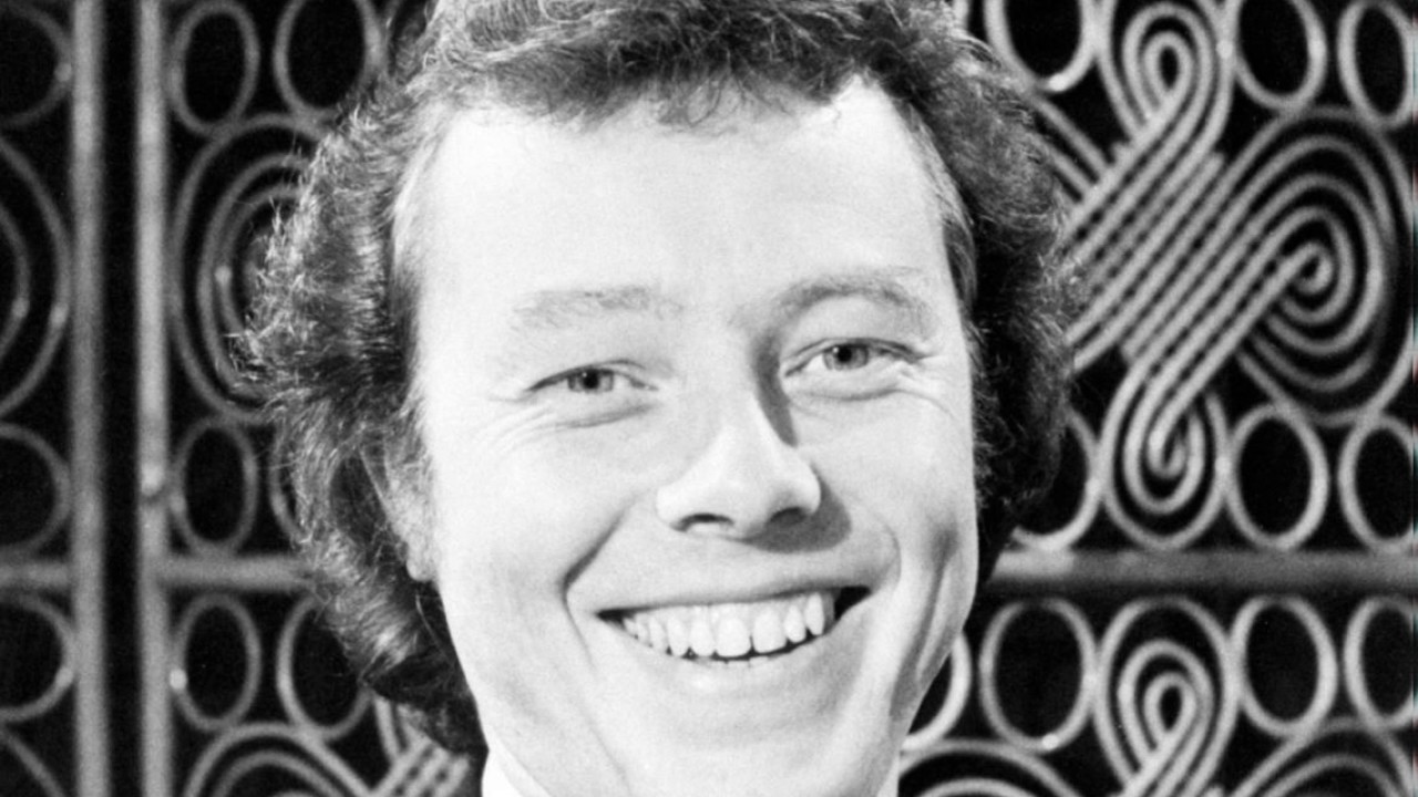 Peter Skellern - Lean Back And Let It Happen - YouTube