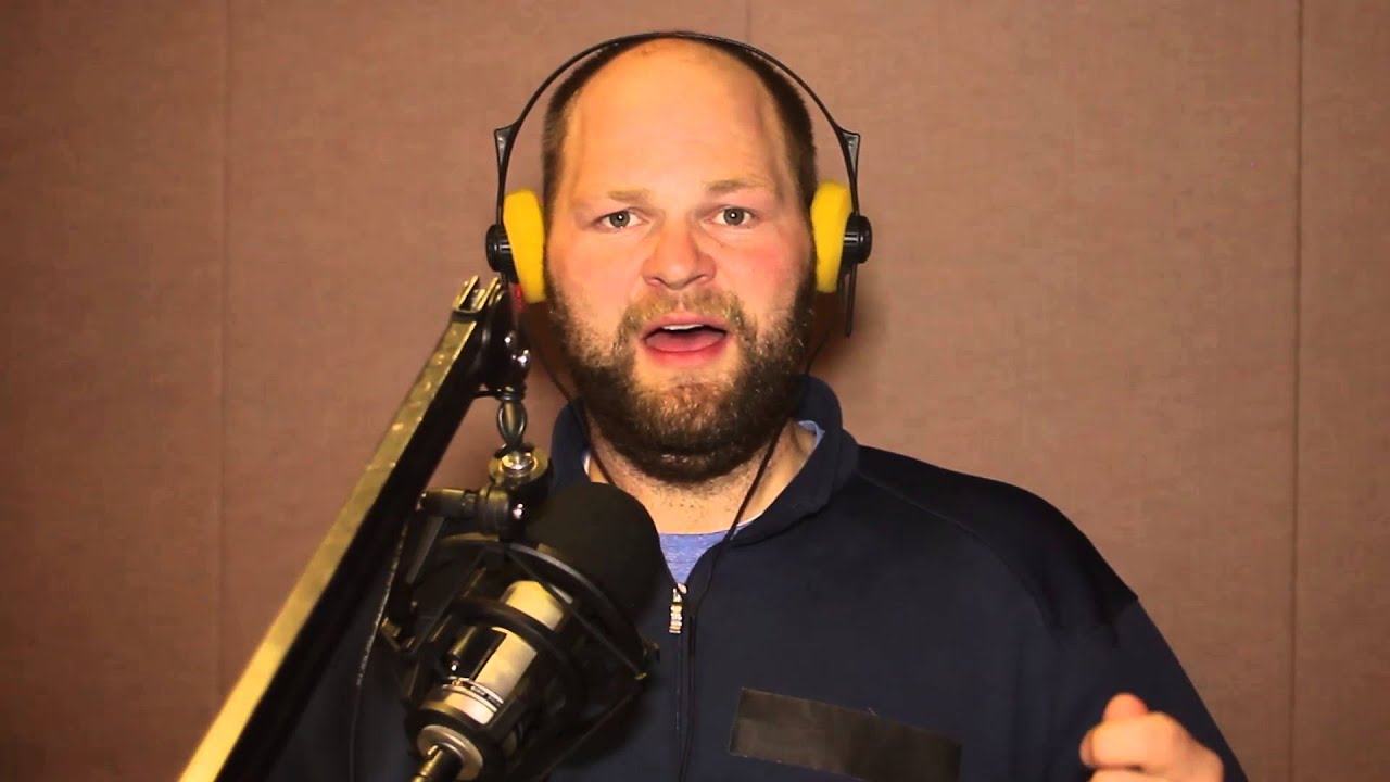 Alex Kirry sings #Hallelujah bassline for MoTab project - YouTube