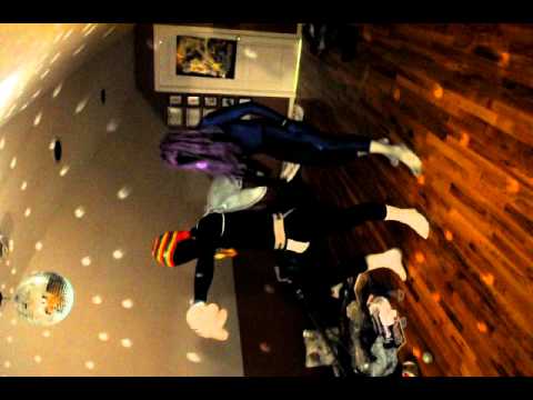 Morphsuit dancing - YouTube