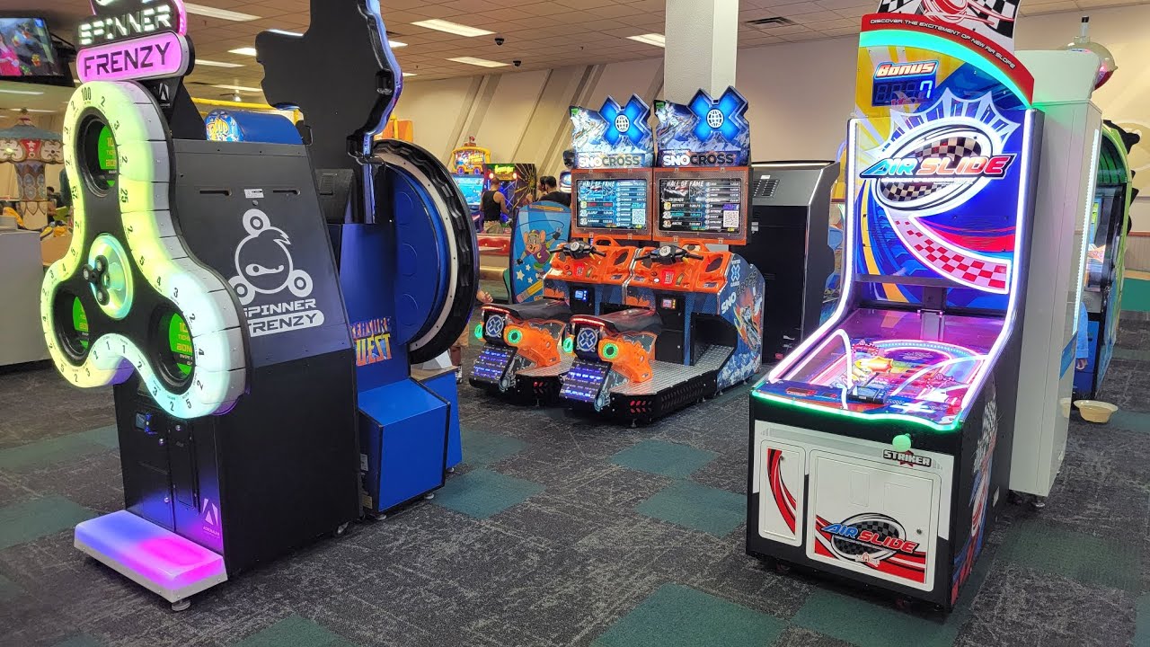 Arcade Tour Chuck e Cheeses Lakewood CA - YouTube