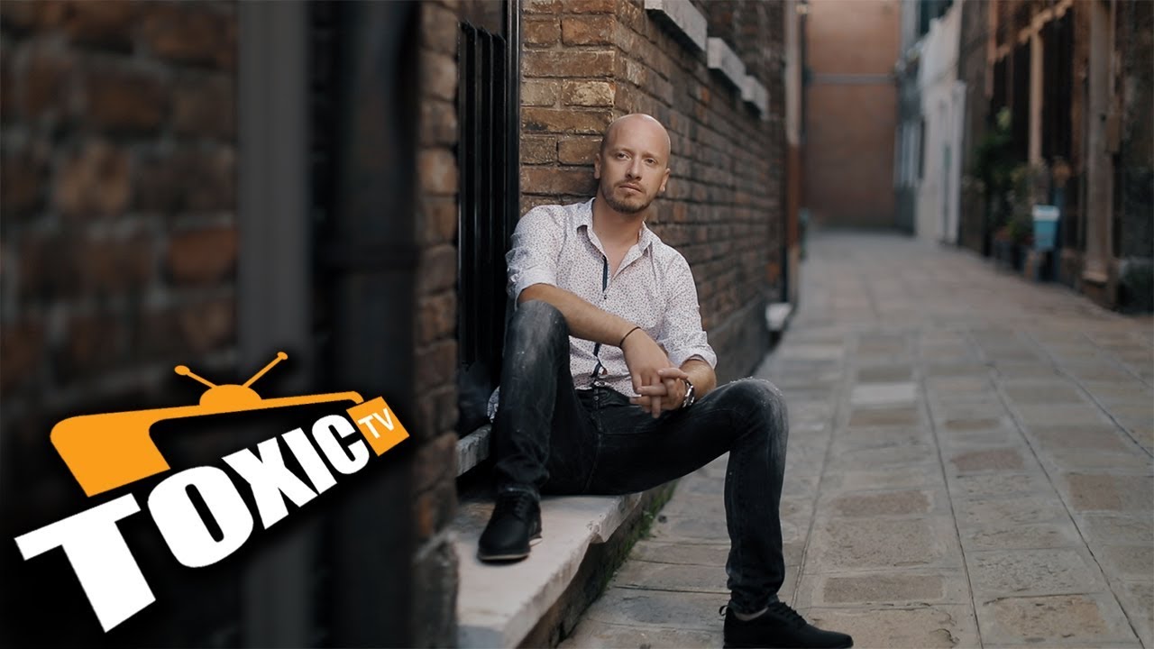 MIRKO PLAVSIC - NIJE KAO JA (OFFICIAL VIDEO) - YouTube