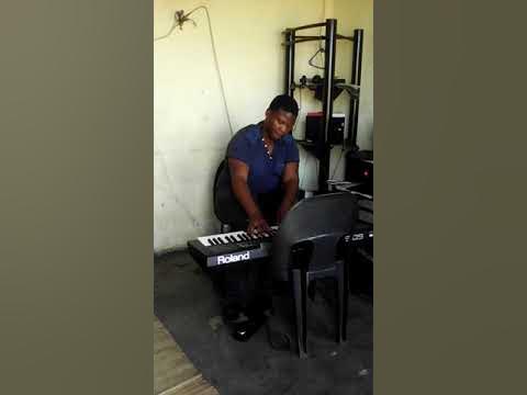 Itende keyboard Roland E09 - YouTube