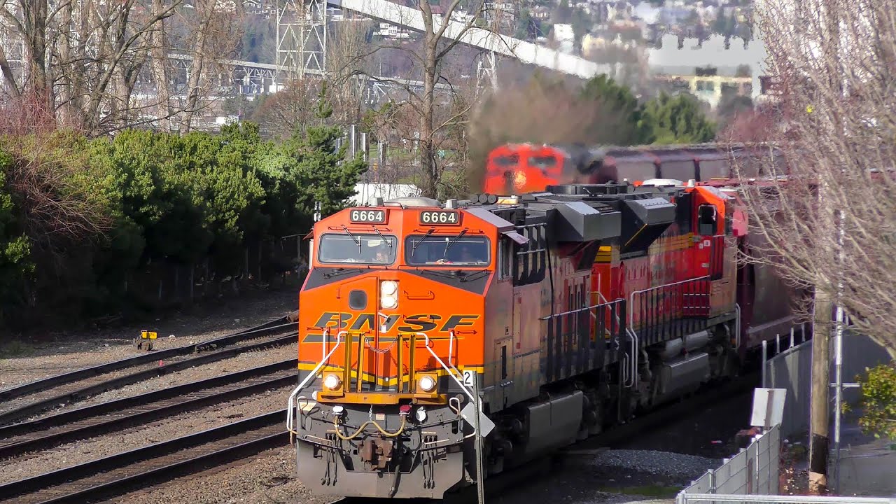 BNSF 6664 Grain Car Move in 4K - YouTube