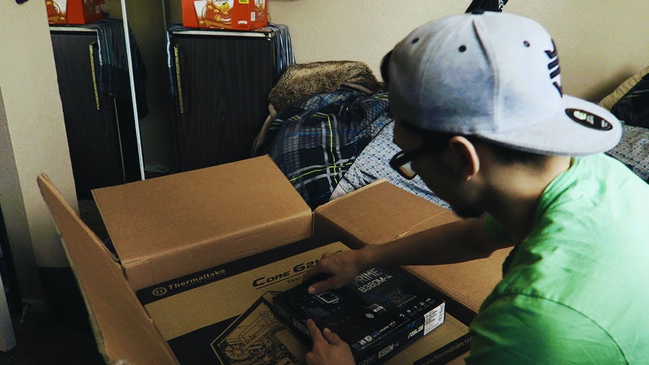 FINALLY GOT MY NEW GAMING PC! (CYBERPOWER PC UNBOXING 2018!) - YouTube