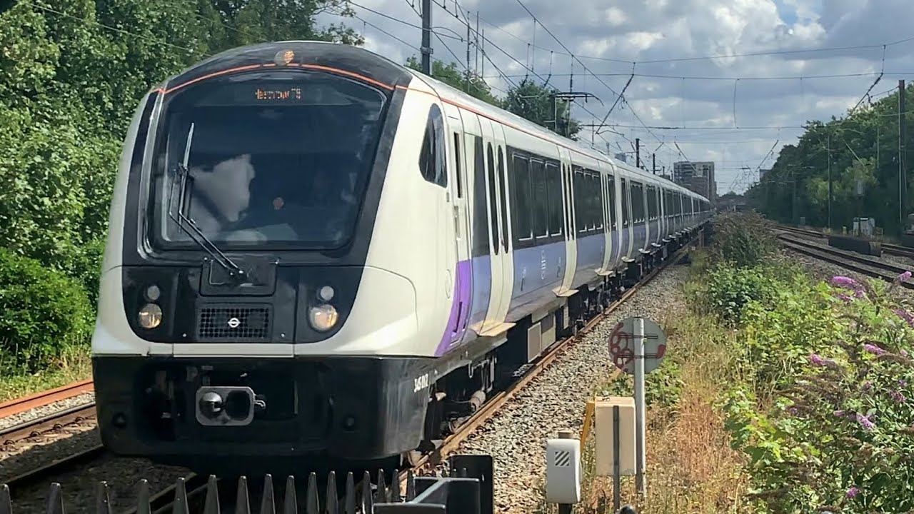 Crossrail Class 345 Entering Hanwell - YouTube