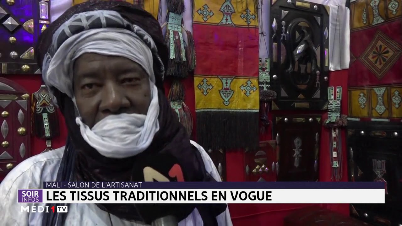 Salon d´artisanat au Mali: les tissus traditionnels en vogue - YouTube