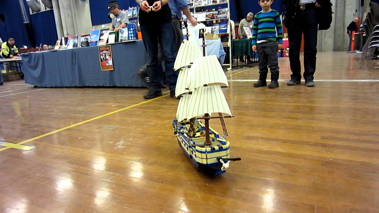 Sejlende Lego Piratskib til Hobbymessen i Valbyhallen 2/3 marts. - YouTube