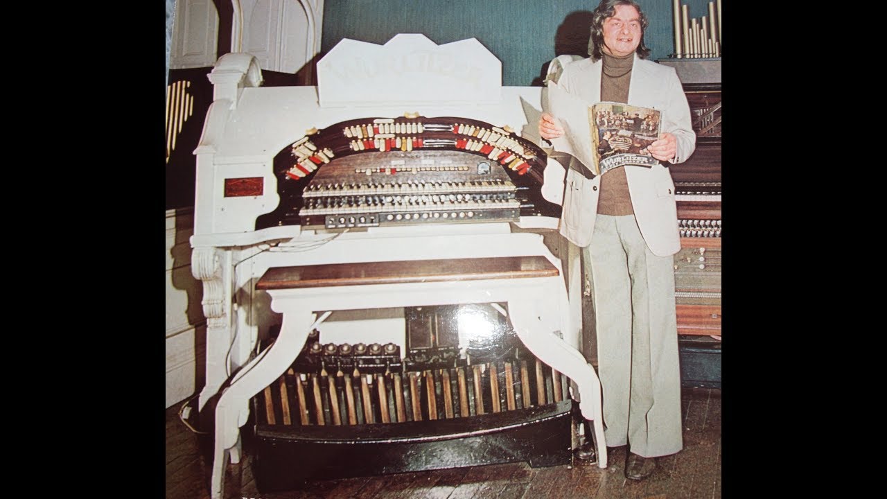 Brian Sharp Dormston House Wurlitzer - YouTube