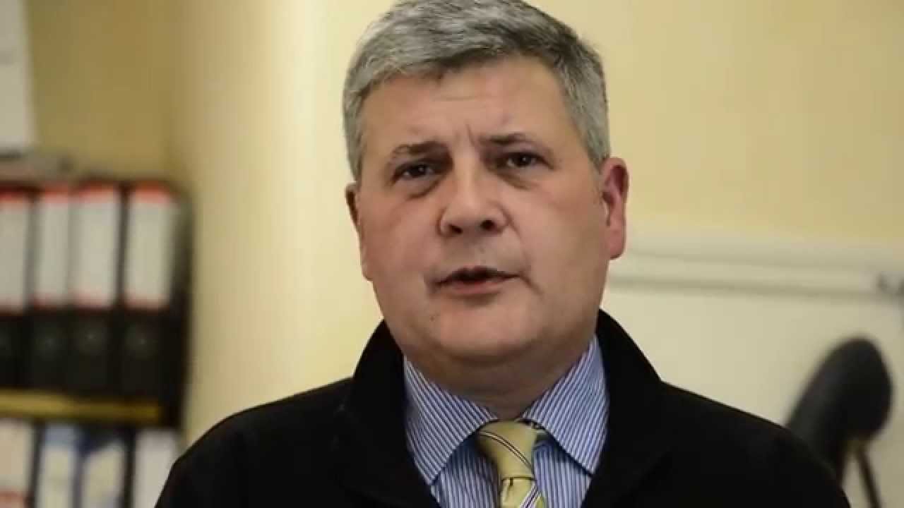 Stuart Walton gives a video recommendation - YouTube