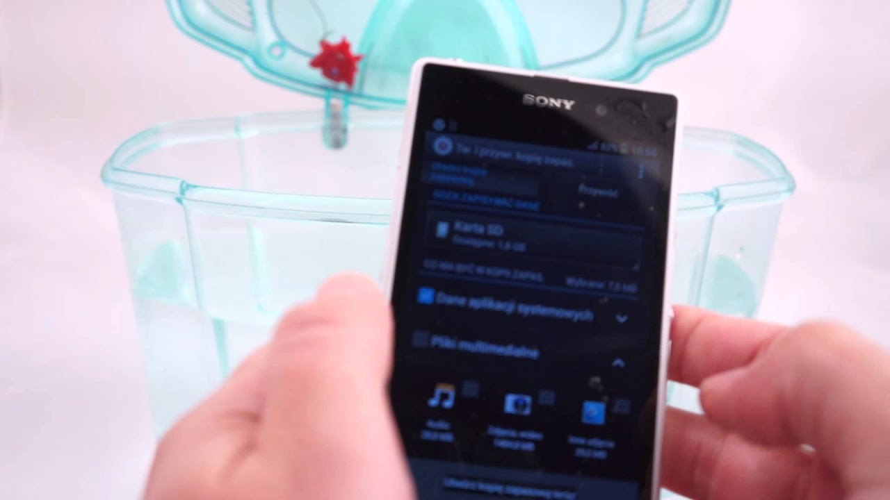 Sony Xperia Z1 w wodzie - YouTube
