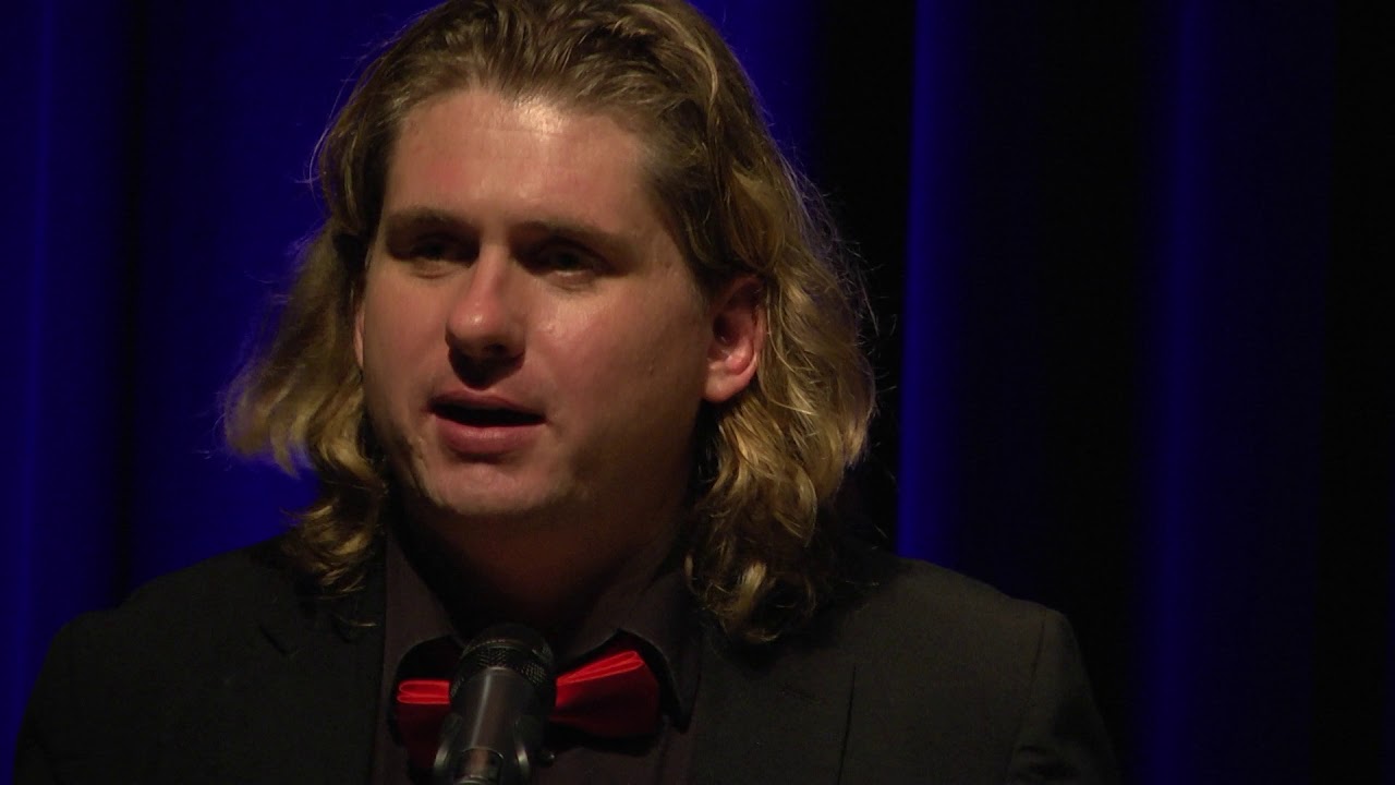 Musik im Theater: Klavier-Recital mit Christian Strauß - YouTube