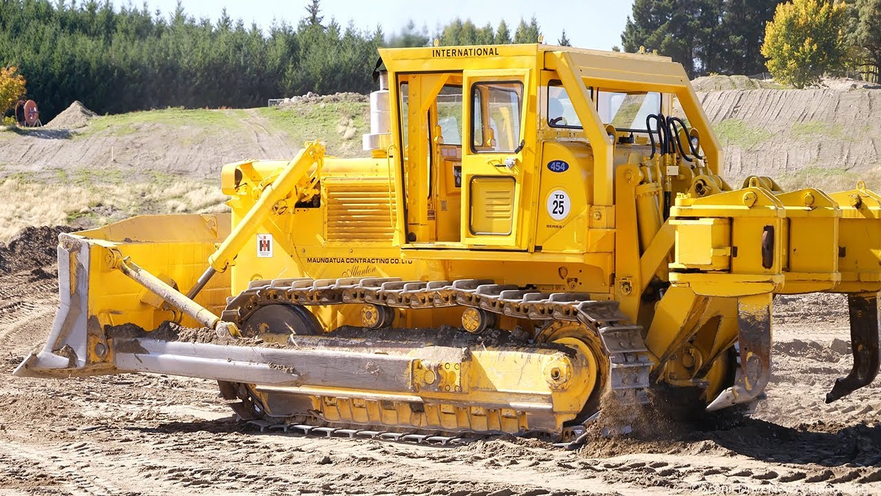 International TD25 Series C Bulldozer working | Otago | New Zealand ...