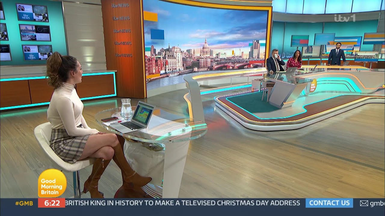 Laura Tobin - GMB Weather 25Nov2022 - YouTube