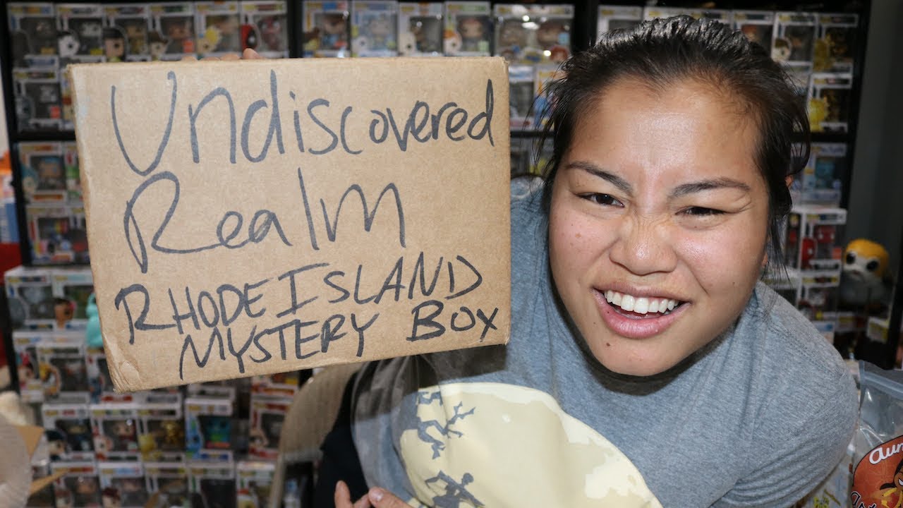 Undiscovered Realm Rhode Island Comic Con Mystery Box Unboxing 🍷 - YouTube