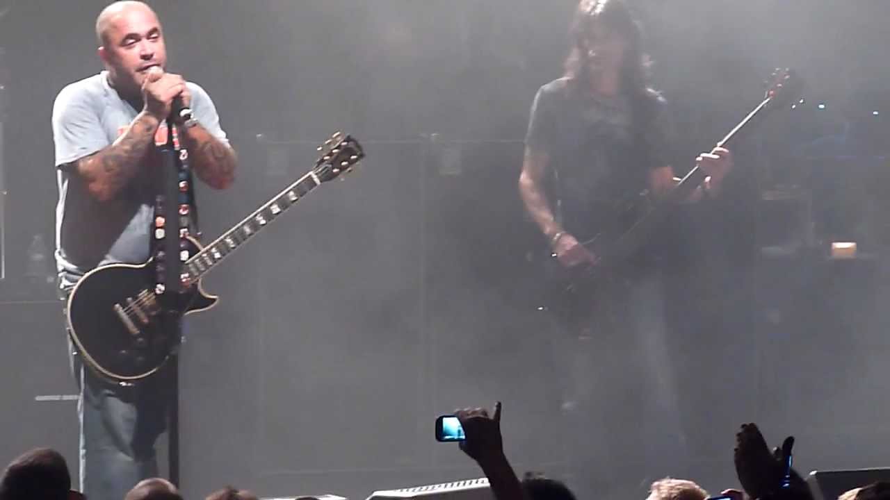 Staind - Fade (Live @ La Cigale, 12/10/2011) - YouTube