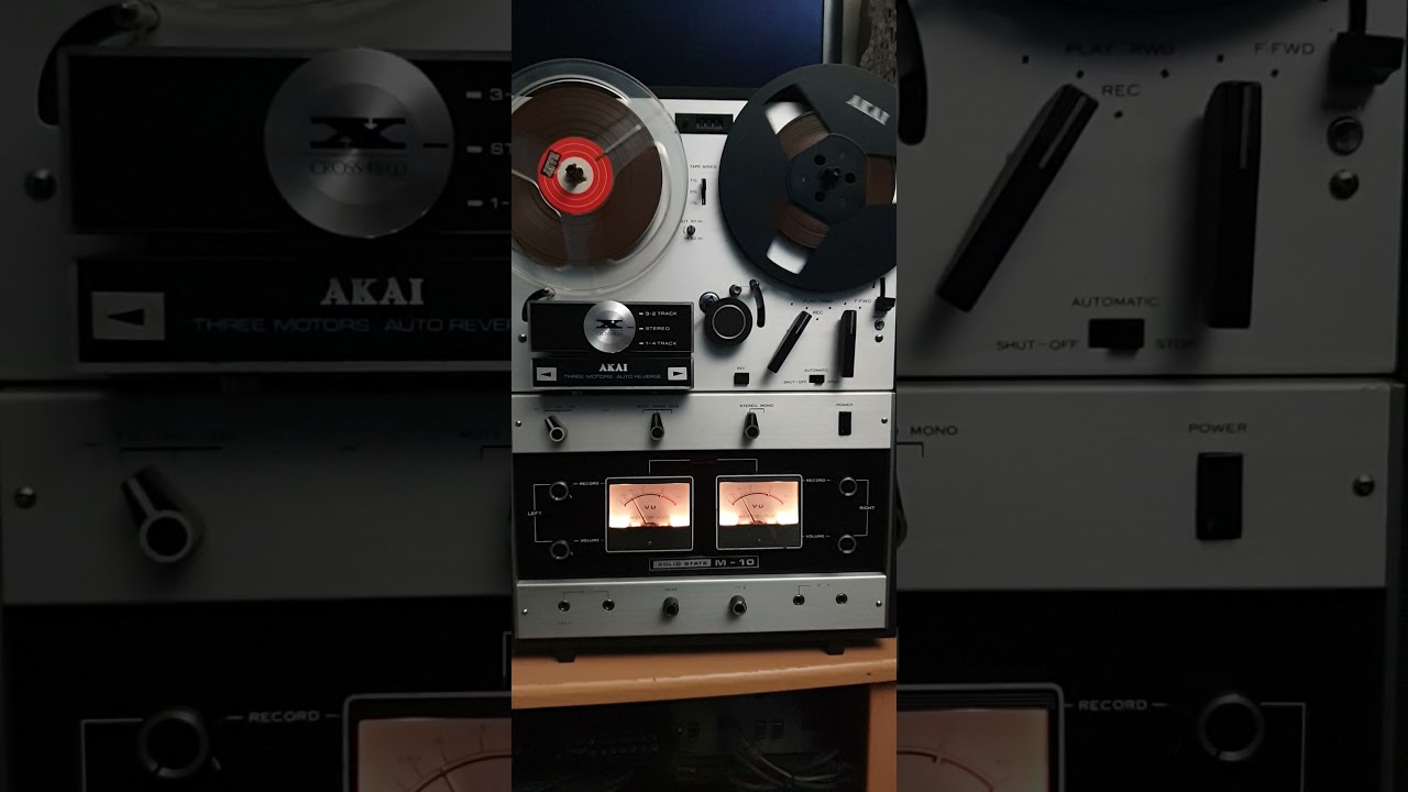 AKAI M-10 - YouTube