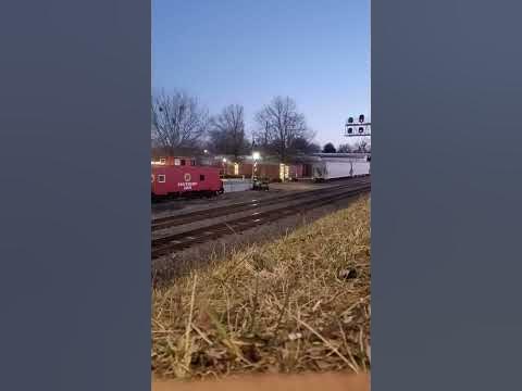 "Wake up"" Superb Speedster "Blaring thru downtown" Norfolk Southern #4508 led NS #27a @rider22 ...