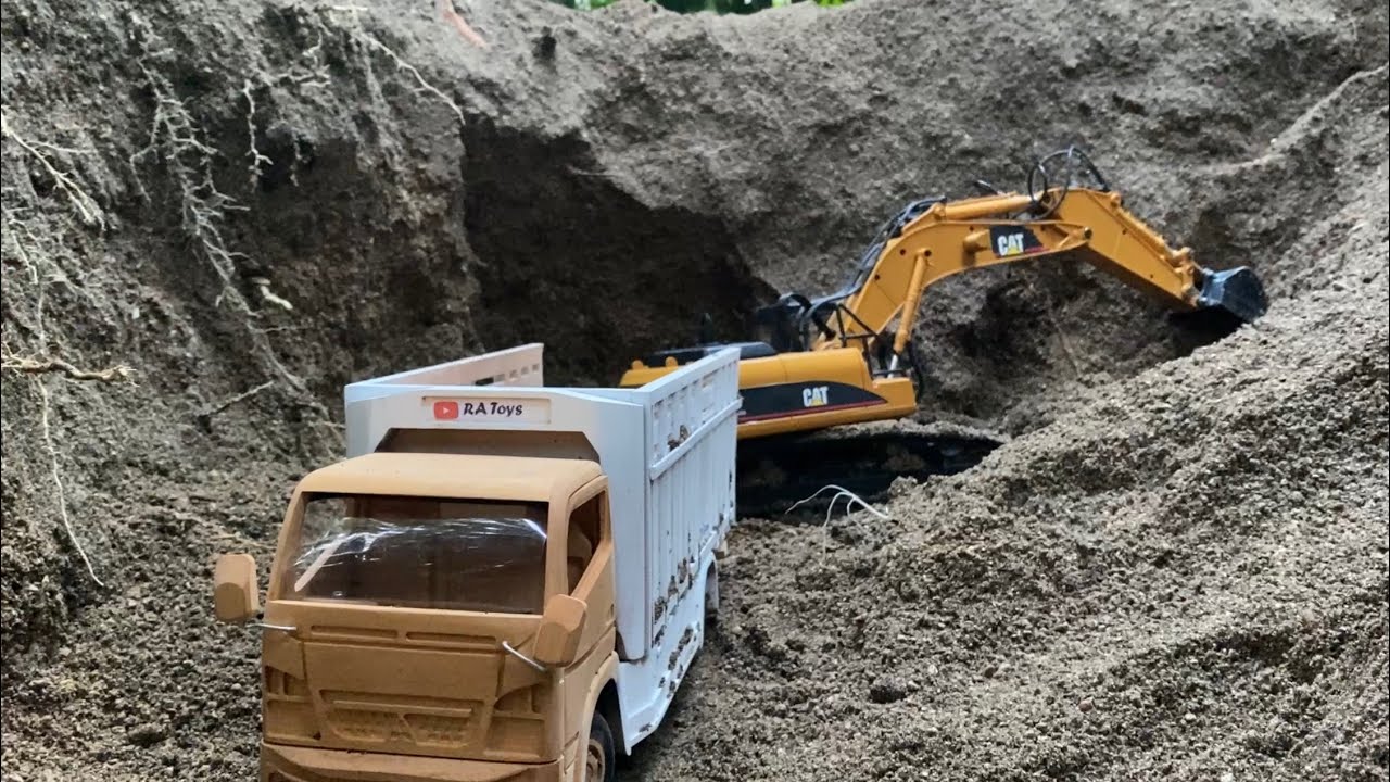 RC Trucks Excavators Big Construction Site Dump Truck in action ...