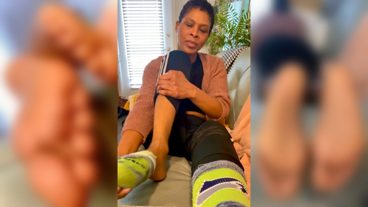 Interviewing Yoga Instructor About Her Soles 109 | Public Feet ...