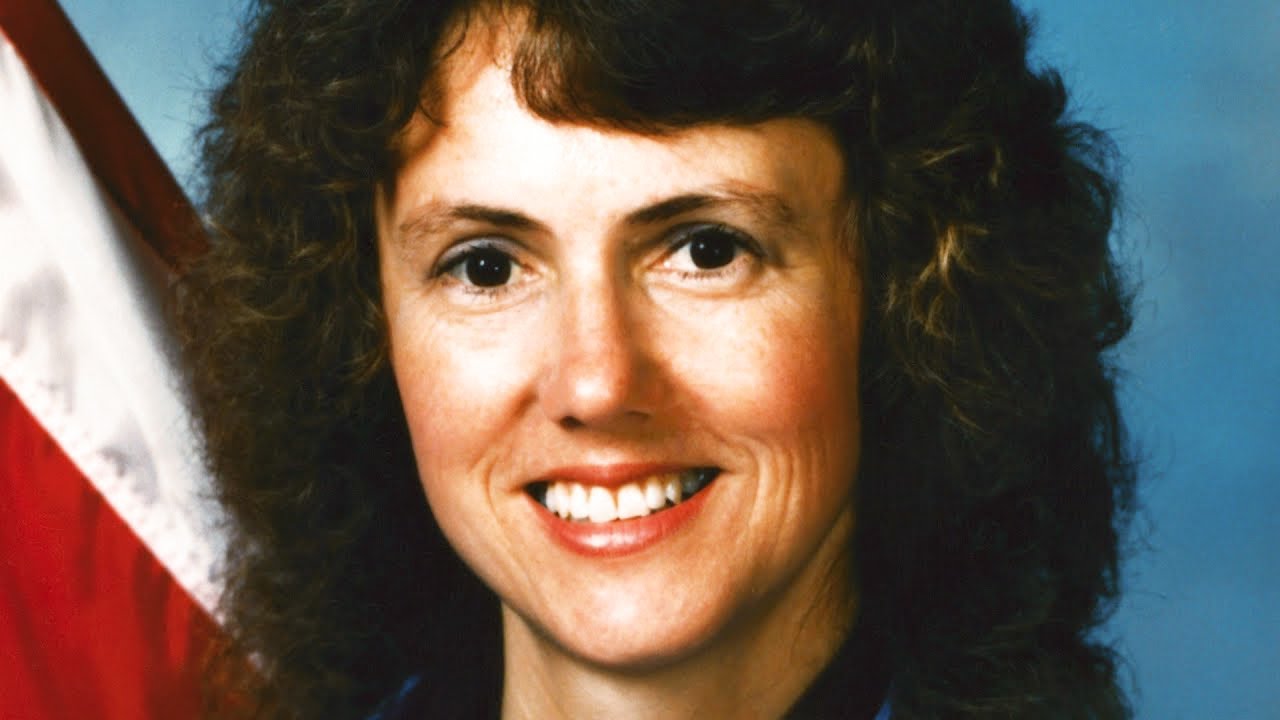 What Really Happened To The Bodies Of The Challenger Crew? - YouTube