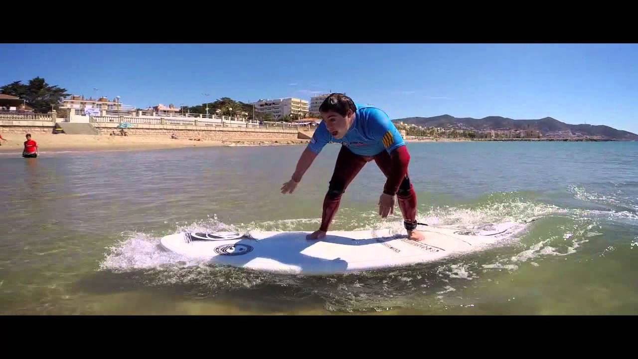 Play and Surf en Happy Surfing Day - YouTube