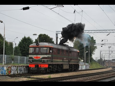 Запуск дизеля тепловоза ТЭП60 / Engine start TEP60 - YouTube