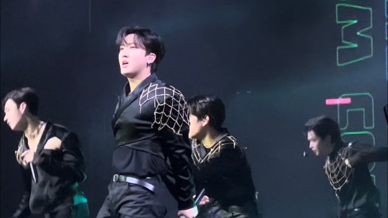 Stray Kids 4K Fan cam "Easy" Live in Newark D2 Maniac Tour 220629 스트레이 ...