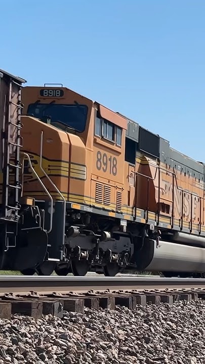 Fast BNSF Coal trains w/ BNSF SD70MAC! #bnsf #train #bnsftrains #bnsfrailway - YouTube